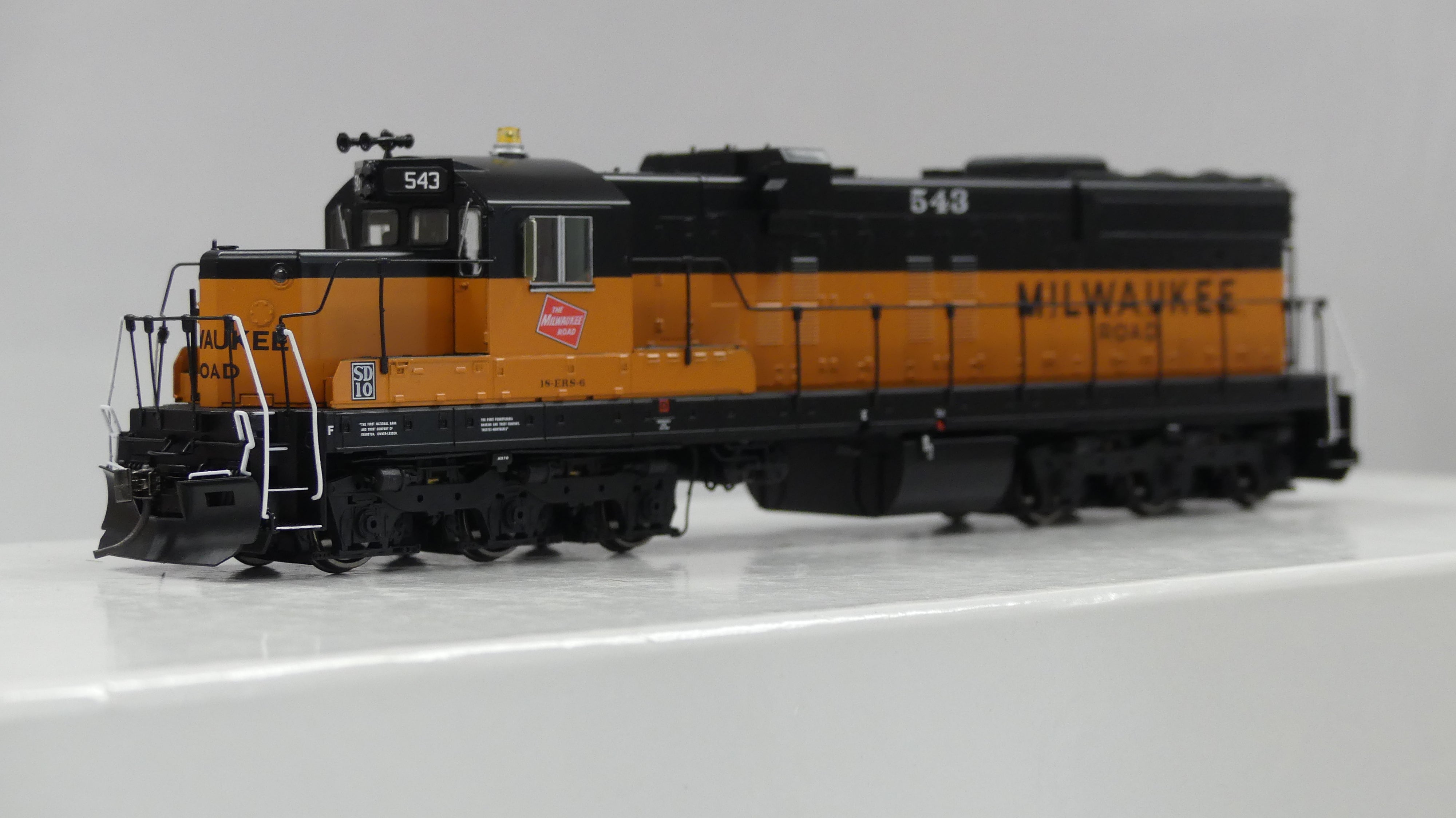 Rapido Ho Scale EMD SD10 Milwaukee Road DCC & Sound – Railway City Hobbies